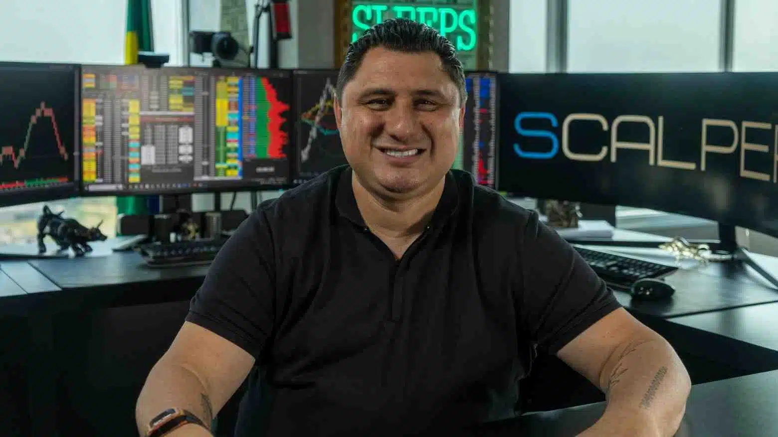 Trader André Antunes, conhecido como Scalper, conquista R$ 1 milhão com ...